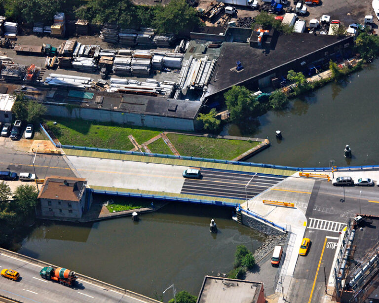 Borden Avenue Bridge Emergency Reconstruction - STV